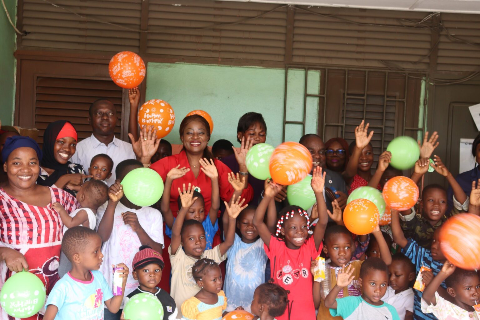 Dons au centre social de Koumassi - CCM Côte d'Ivoire